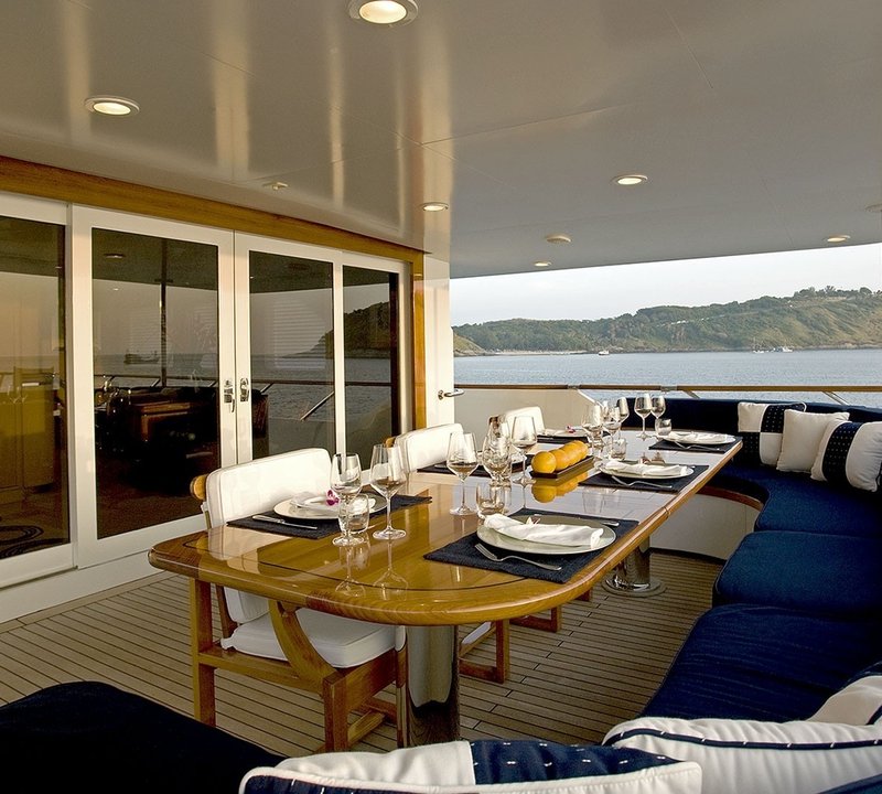 MAVERICK Yacht Charter Details, Sterling Shipyards | CHARTERWORLD ...